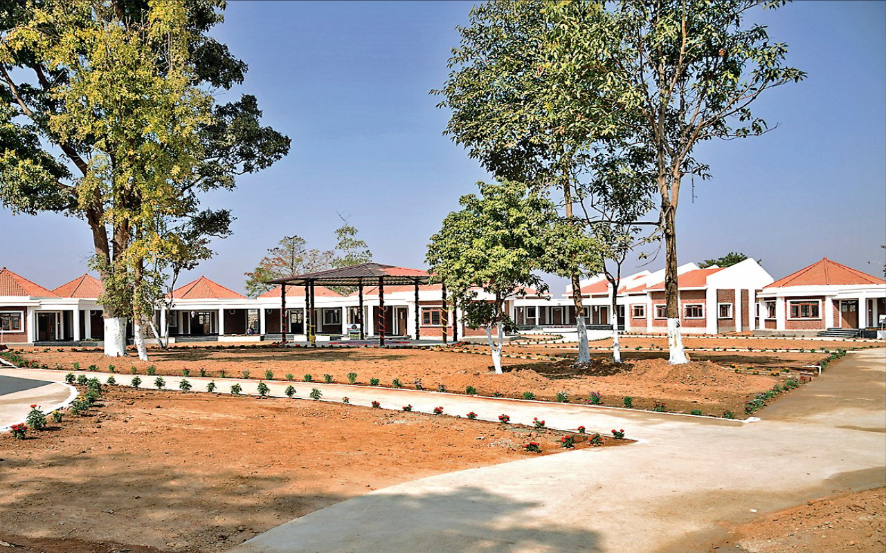 CM Hemant Soren inaugurate Yogda Satsang Educational Complex