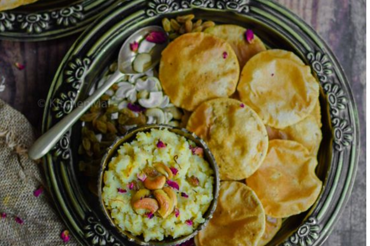 Mohan Bhog Recipe: श्रीकृष्ण के विशेष भोग में शामिल होता है मोहन भोग ...