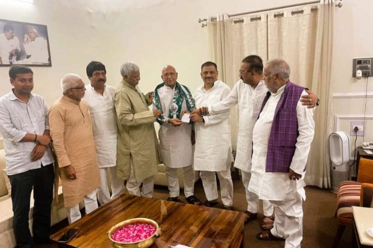 Saryu Rai :झारखंड विधानसभा चुनाव से पहले जदयू में शामिल हुए निर्दलीय ...