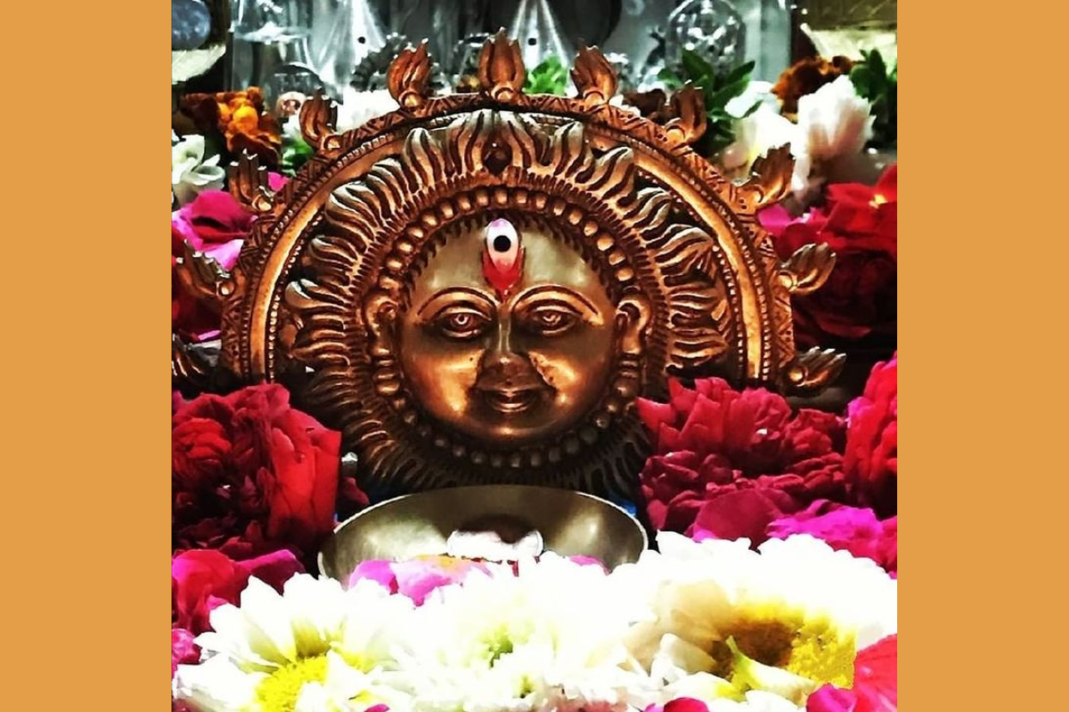 Vastu Benefits of Surya Yantra: जानें सूर्य यंत्र लगाने के चमत्कारी गुण- धन लाभ, प्रसिद्धि और ...