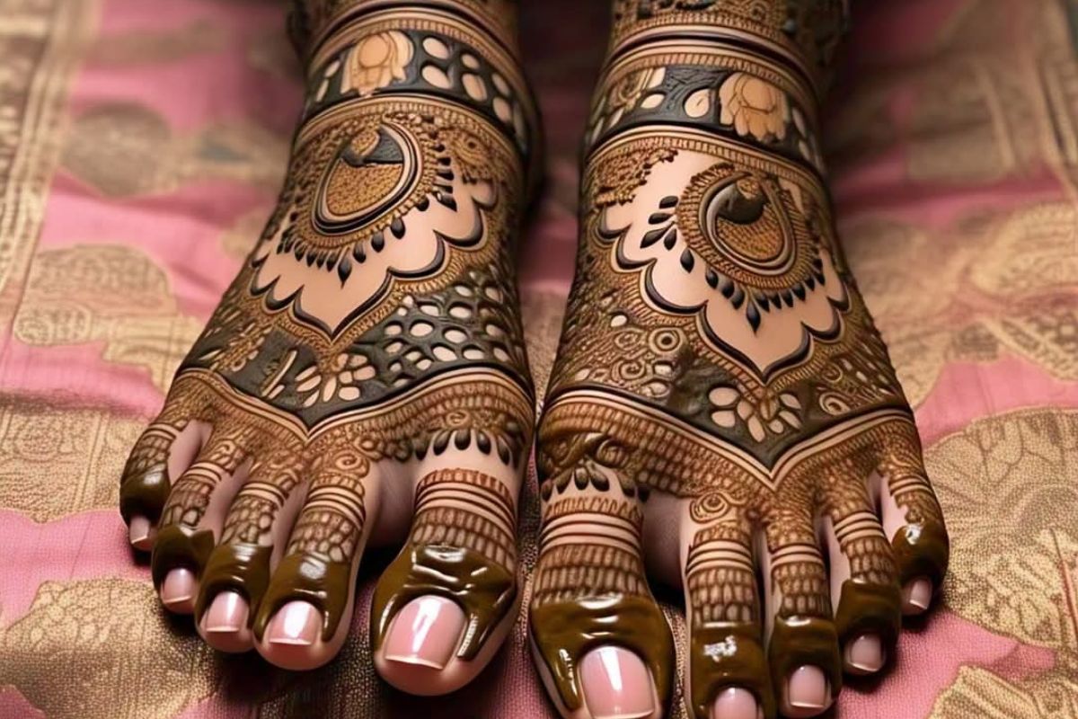 Latest Foot Mehndi Designs: सावन के मौके पर अपने पैरों को दें खूबसूरत ...