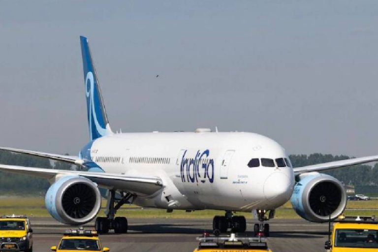 फ्लाइट के पायलट ने इमरजेंसी लैंडिंग से पहले "PAN PAN PAN" क्यों कहा ...