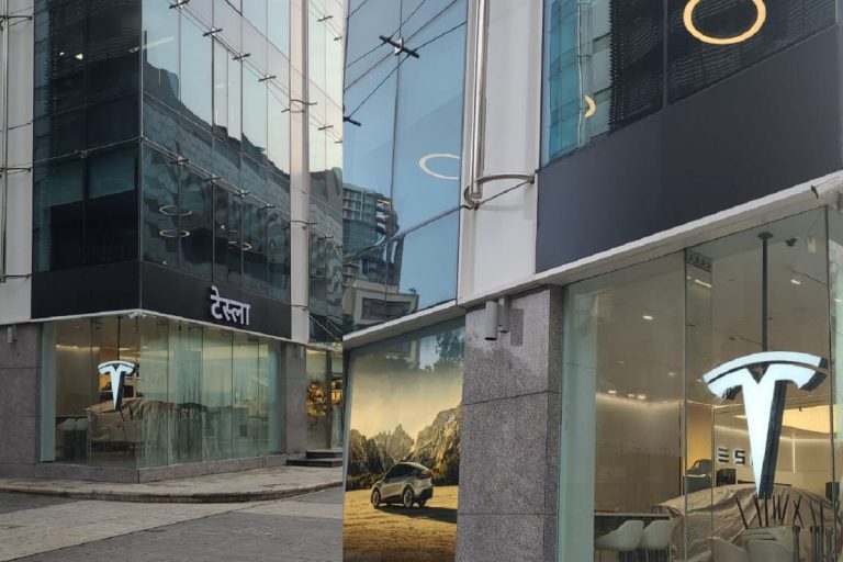 Tesla: एलन मस्क की टेस्ला ने भारत में मार दी एंट्री, मुंबई में खोला ...