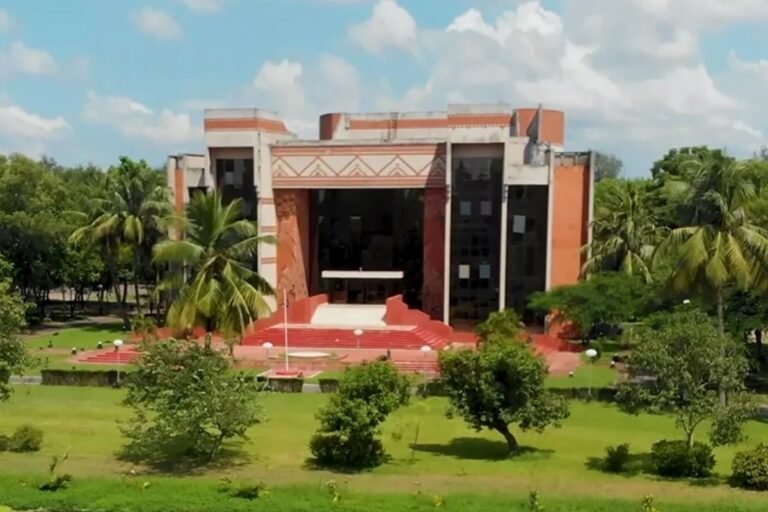 IIM Calcutta का जलवा, FT Ranking 2025 में मिली बड़ी पहचान, हासिल की ...