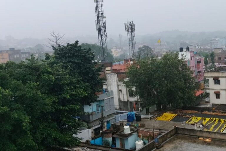 Heavy Rain In Ranchi: चक्रवात मोंथा का दिखने लगा असर, रांची में जोरदार ...