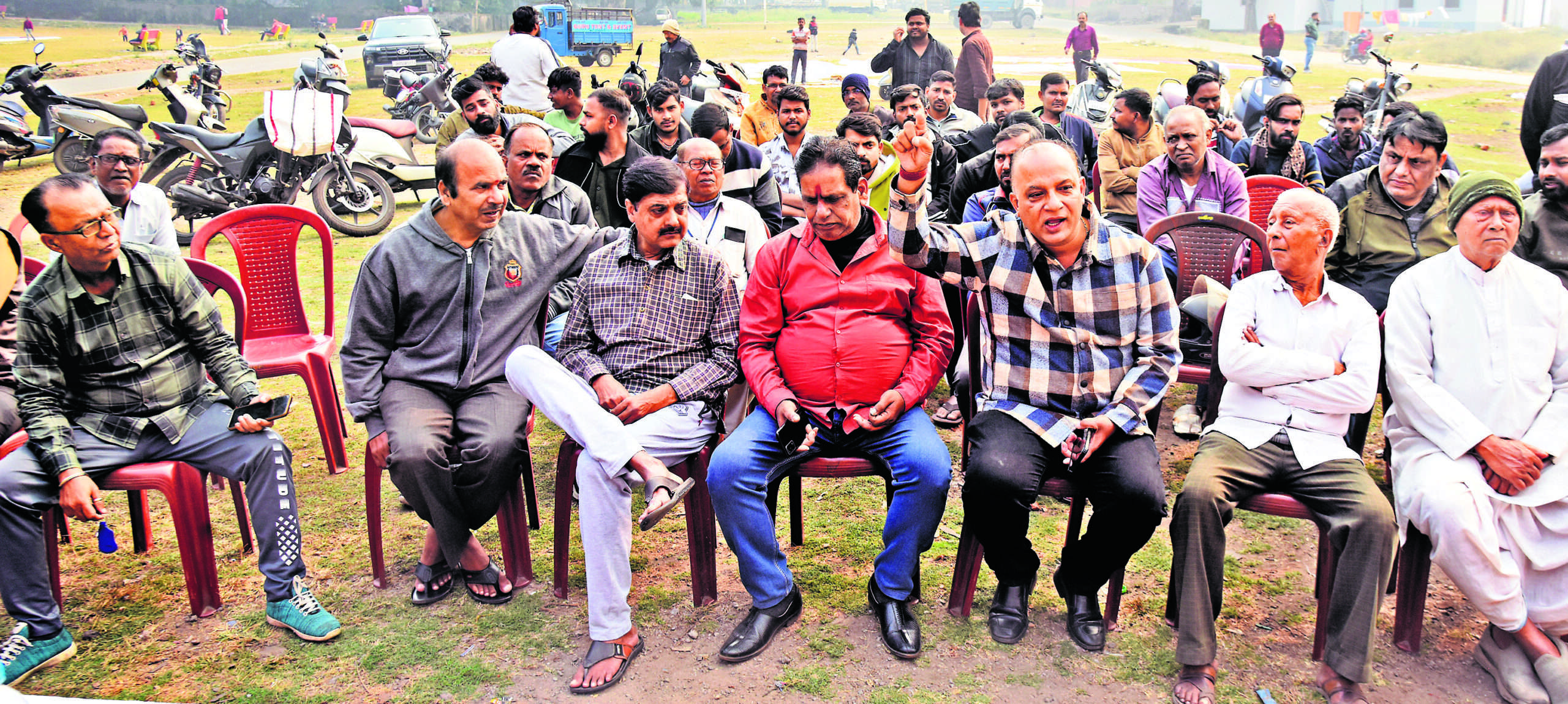 Jamshedpur News : गंदगी के बीच रहने को मजबूर हैं केबुल बस्ती के लोग